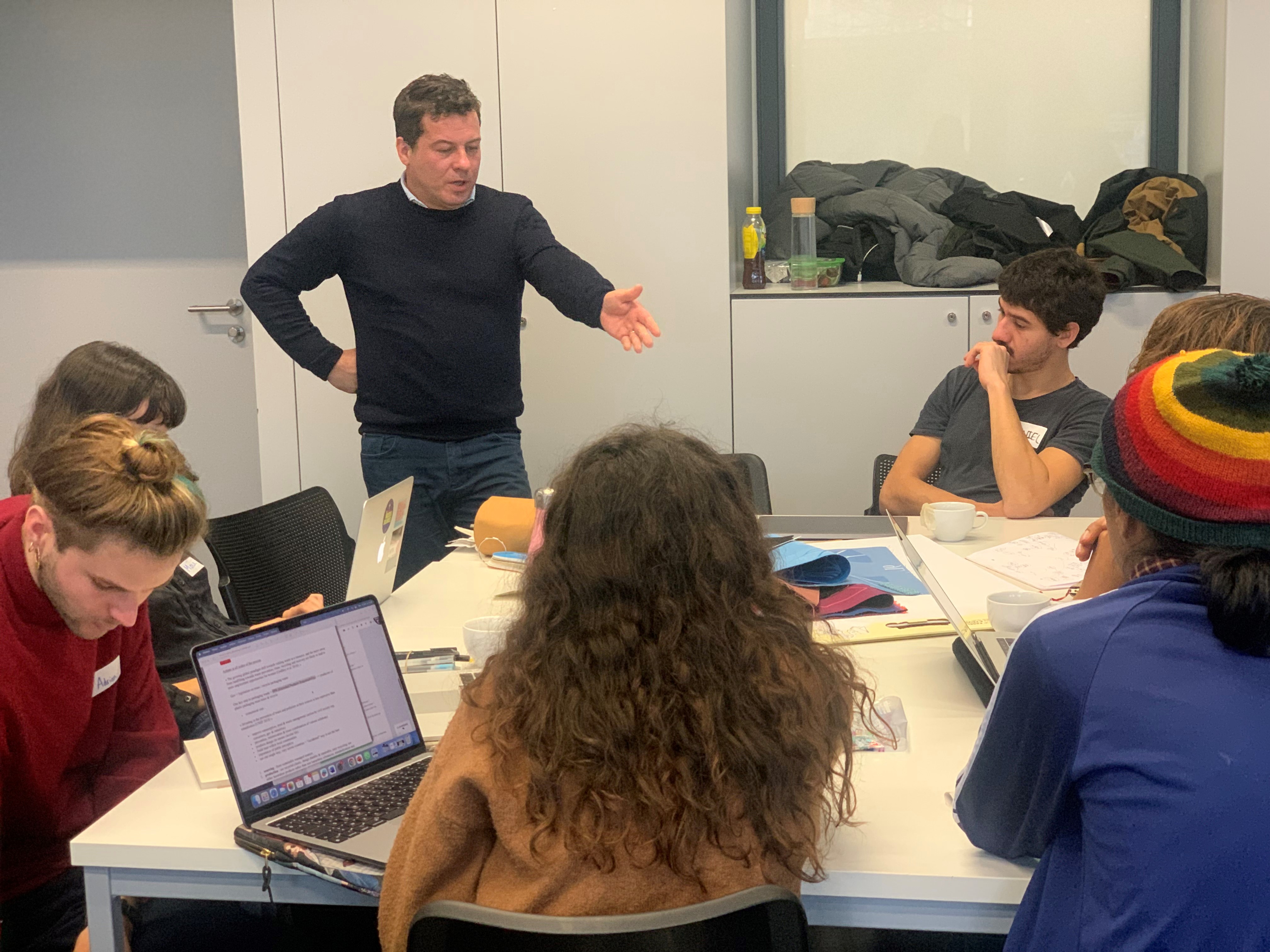 Regards croisés - Innovations Pédagogiques - UNIGE